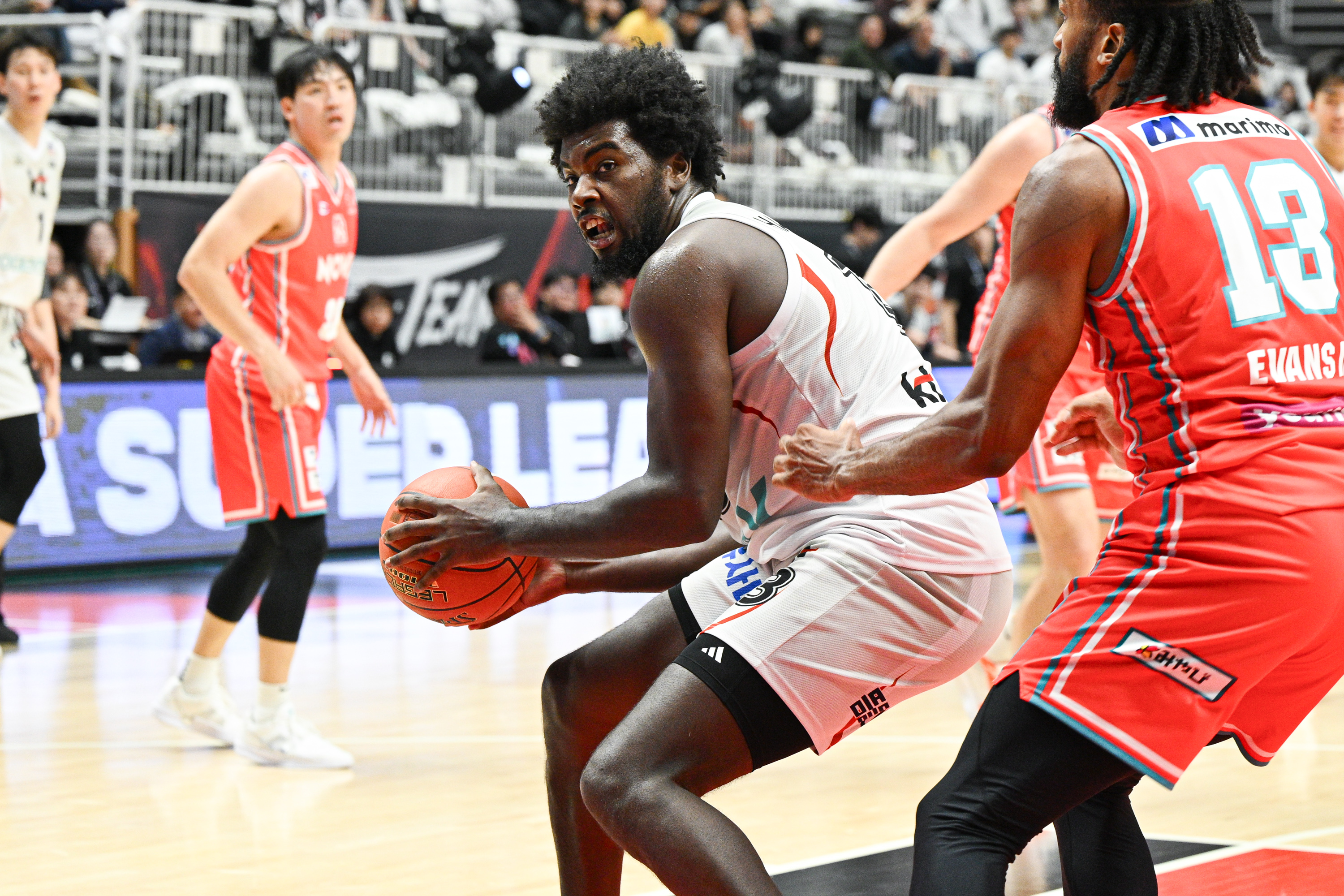 KT Hands Hiroshima Its First Loss Following a Back-and-Forth Game | EASL